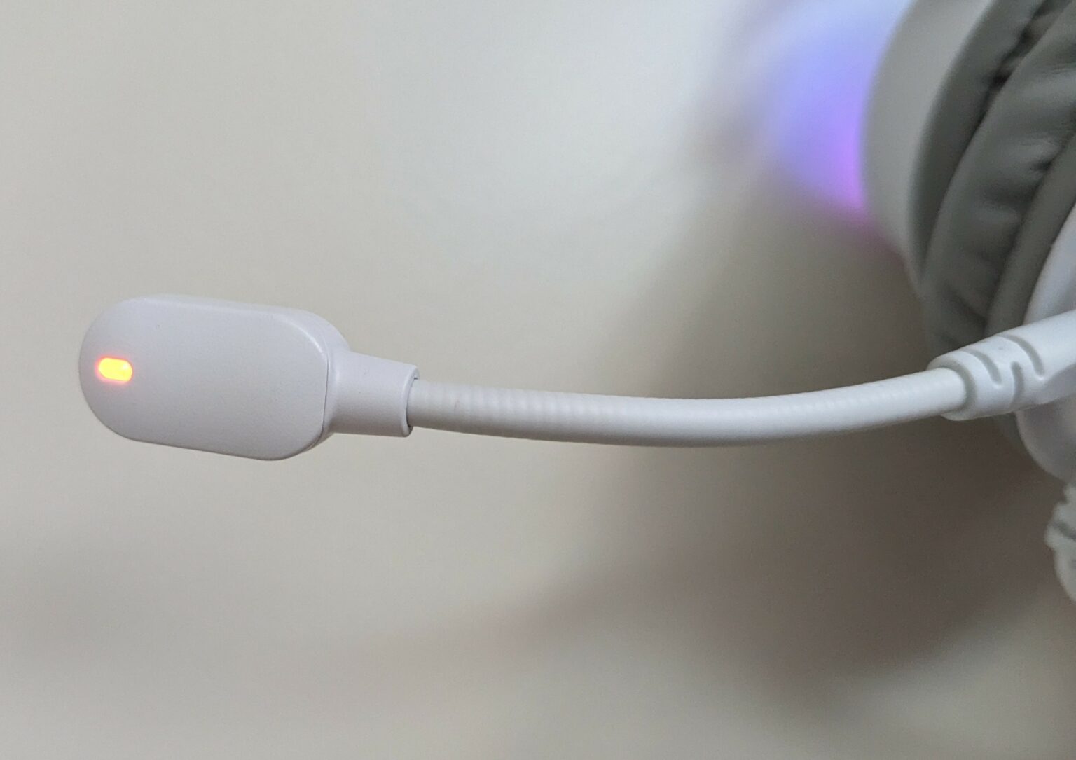 Fifine H6 Gaming Headset Review: Noise-Canceling On A Budget? - PC ...
