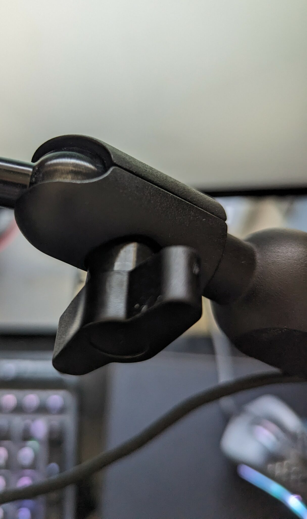 Fifine BM88 Review, A Solid Low-Profile Boom Arm? - PC Builds On A Budget